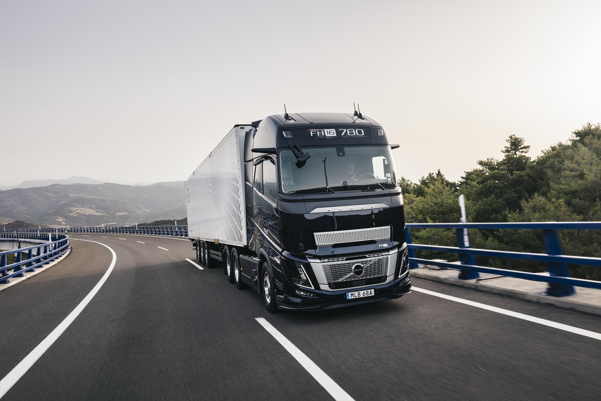 Un nuevo motor más potente para el Volvo FH16 ofrece una productividad ...