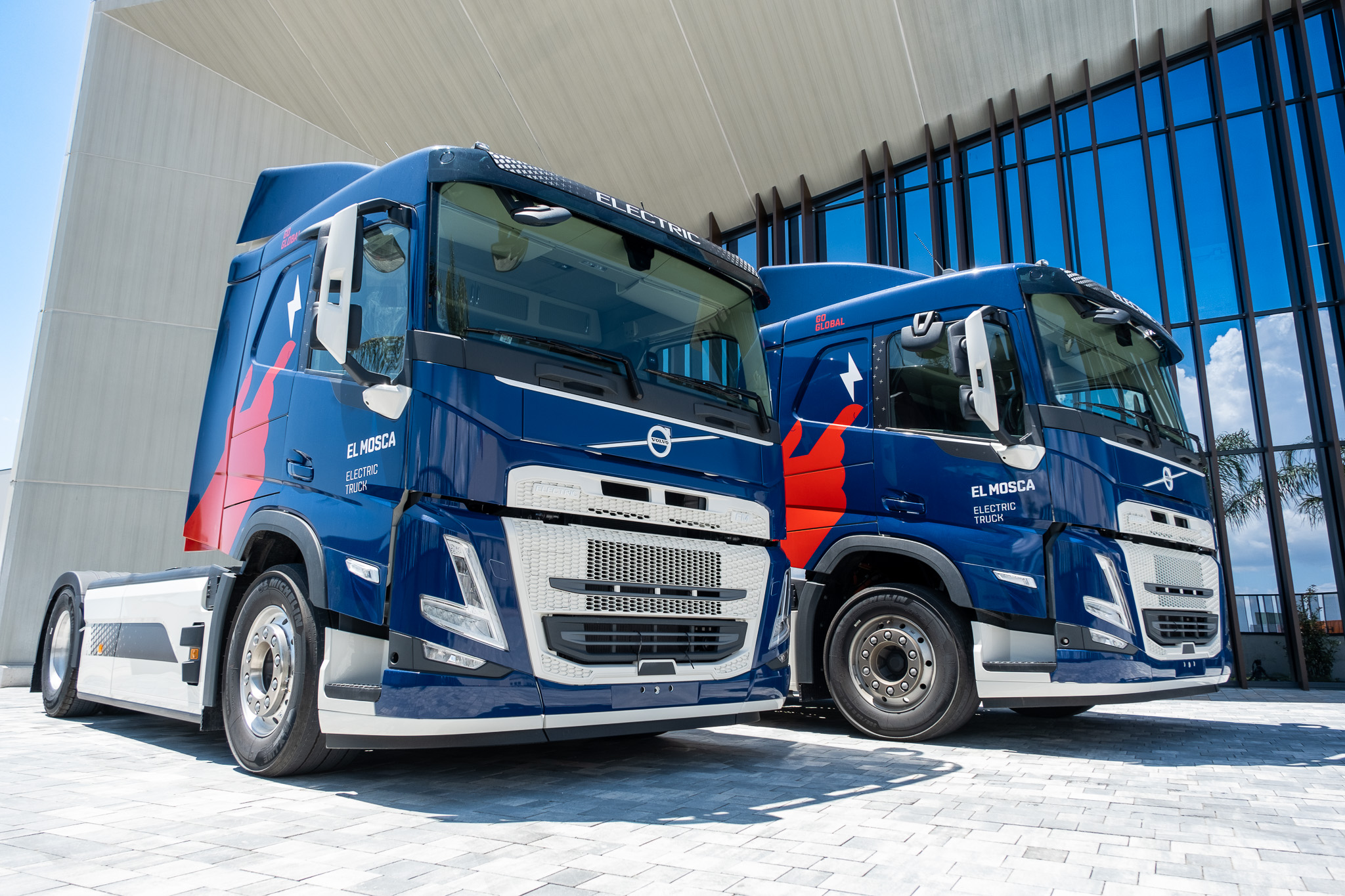 Volvo Trucks entrega 7 nuevos camiones Volvo FM Electric a El Mosca